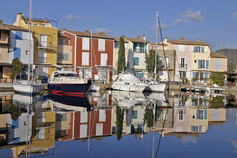 Accédez à Port Grimaud pour découvrir le voilier Feel